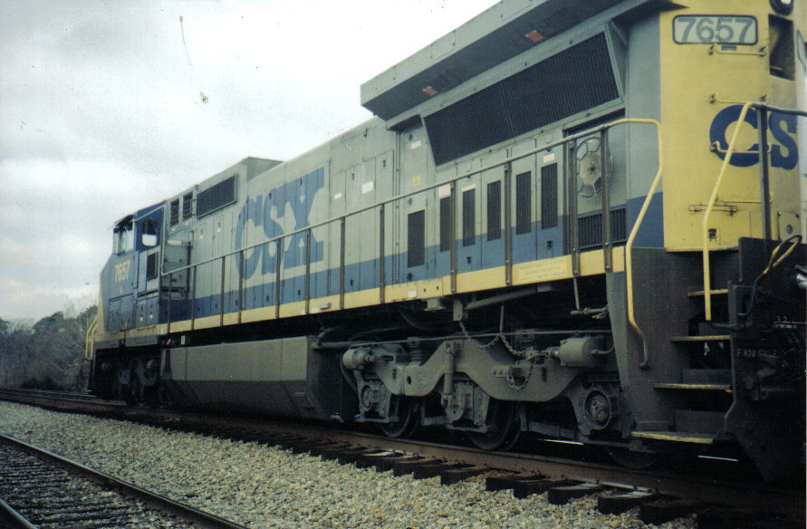 CSX 7657 has a little fuel leak